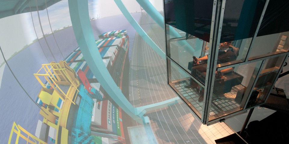 Straddle carrier simulator | STC Group